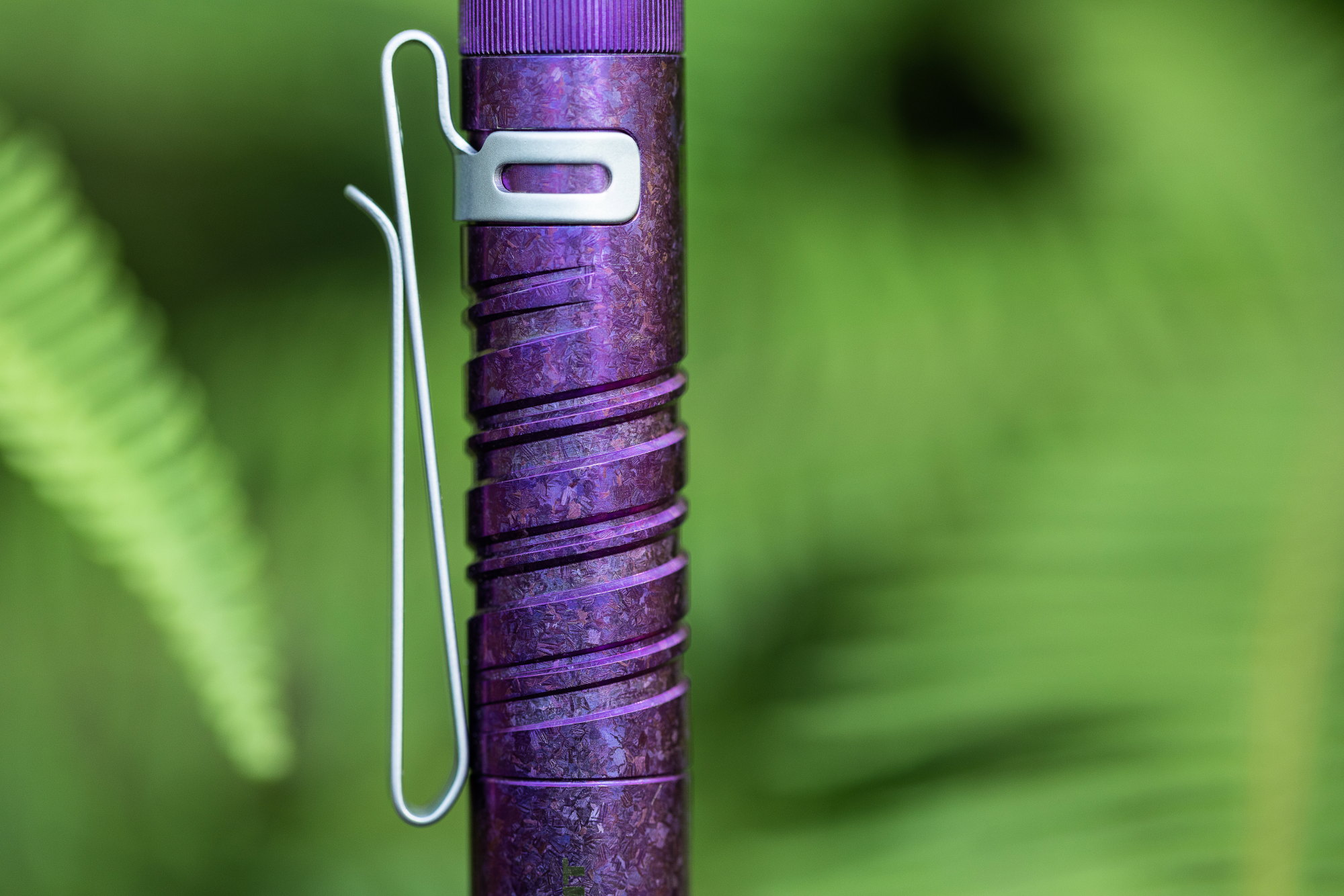 Olight | i3T EOS Ti Periwinkle Purple Small Flashlight - Olight Canada